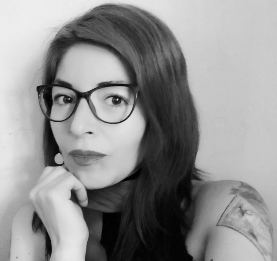 [Entrevista] Poeta Deborah Jones: "Exploro en el papel al límite de mis ...