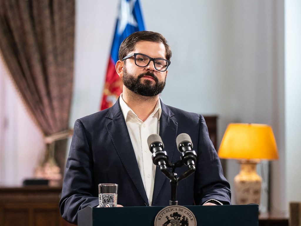Crisis institucional y decadencia del lenguaje