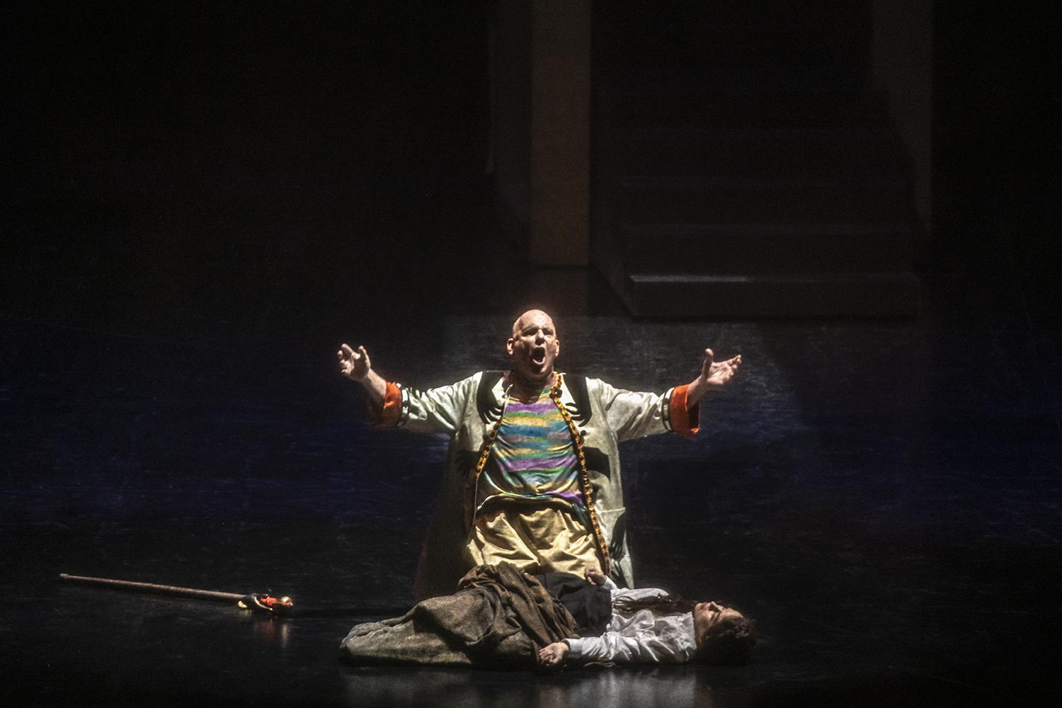 [Crítica] "Rigoletto": La atemporalidad de lo incierto - Cine y Literatura